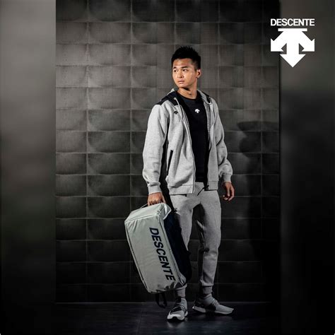 男裝一樣有嘅「懶人款」 Hong Kong Descente Trading Ltd