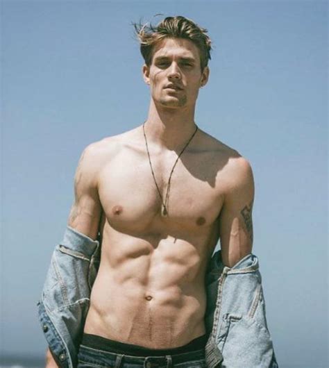 Matt Dubbe R Gayeyebleach