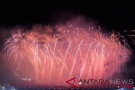 Semarak Kembang Api Sambut Tahun Baru Di Manokwari Antara News