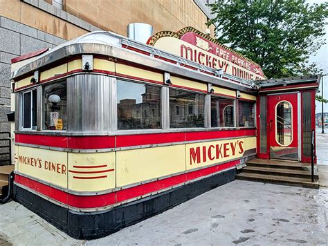 Step Back In Time At This Nostalgic Vintage Train Car Diner In Minnesota