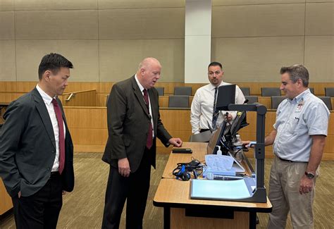 ИРГЭНИЙ ЭРХ ЗҮЙН ХОРООНЫ ТЭРГҮҮН Г ДАВААДОРЖ АНУ ЫН АРИЗОНА МУЖИЙН ШҮҮХИЙН ЦАХИМЖИЛТТАЙ ТАНИЛЦЛАА