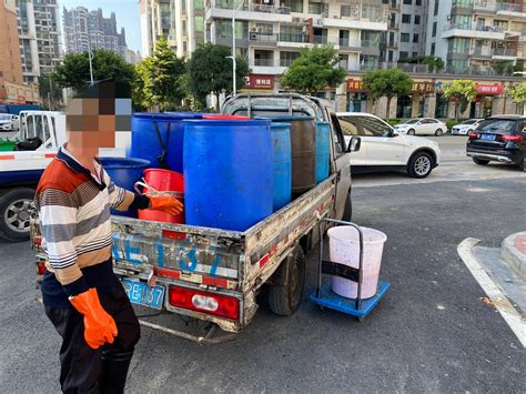 鼎湖区城管现场抓获一名偷运厨余垃圾行为人 收运 城市生活 执法队