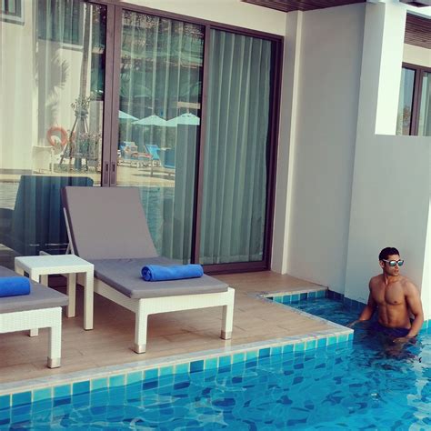 Shirtless Bollywood Men May