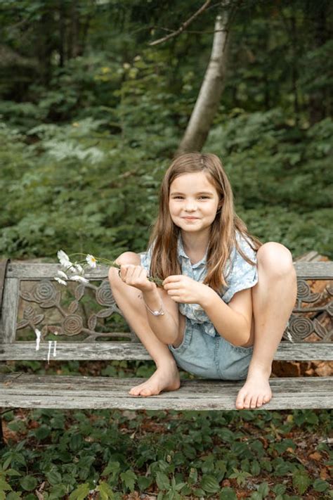 Бесплатные стоковые фото на тему активный отдых беззаботный безмятежный босиком веселье