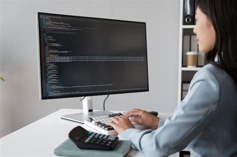 Premium Photo Young Beautiful Asian Businesswoman Or Programmer