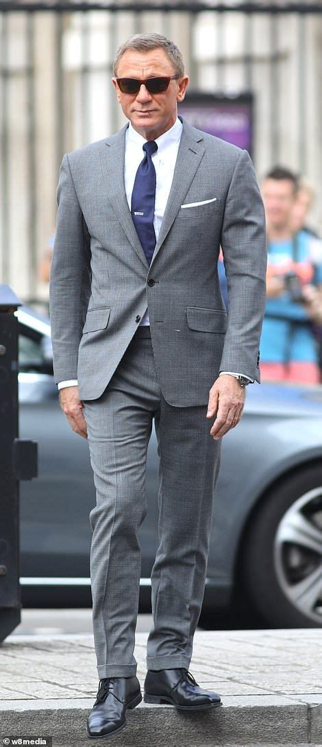 James Bond Picture Exclusive Daniel Craig Returns To Work Bond Suits