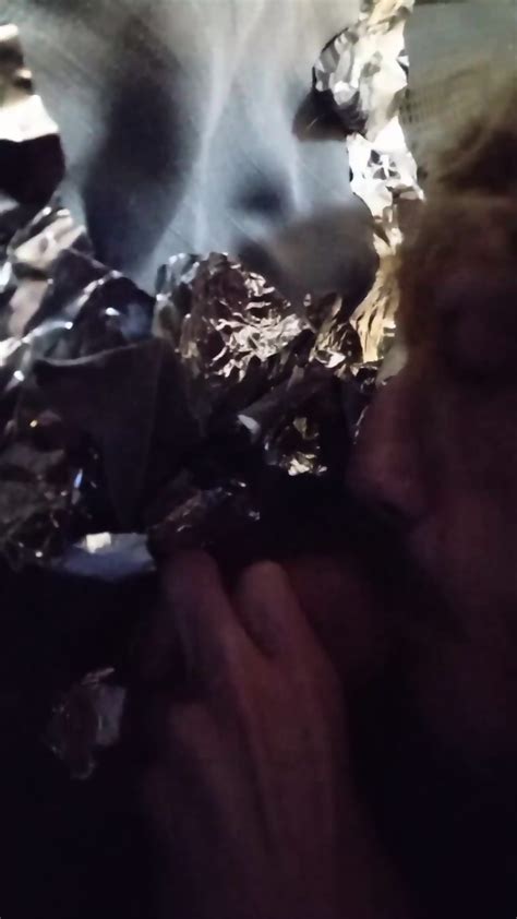 31yo Messages Me On Grindr For Bj Eporner