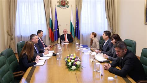 Главчев възложи на транспортния министър да координира организацията по подготовката на изборите