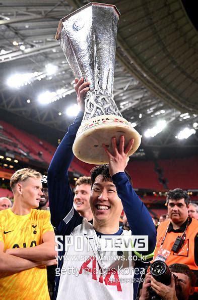 오피셜 韓 축구 역대급 사건토트넘 공식발표 손흥민 레전드 맞다” 역사상 세 번째 엘리트 그룹 확정