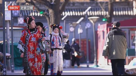 垃圾分类 我们在行动 变废为宝为节日添“新” 北京时间