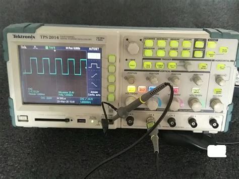 Tektronix Tds2024b 200mhz 2gs S 4ch Oscilloscope 50 Off