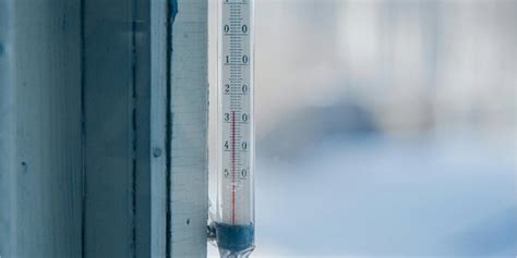 Зимовий лайфхак Як утеплити вікна та підвищити температуру в кімнаті навіть за лютих морозів