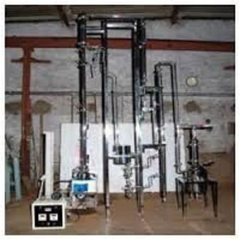 MS And SS Industrial Distillation Column For Chemical And Pharma Industries Capacity 1 Sq