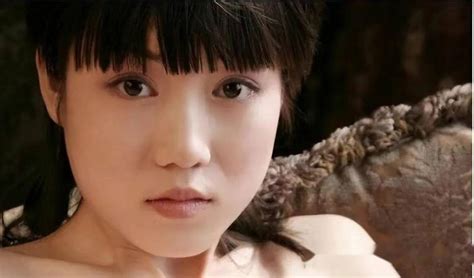 最红“裸模”张筱雨，一年拍21套人体写真，但38岁却仍孤身一人 知乎