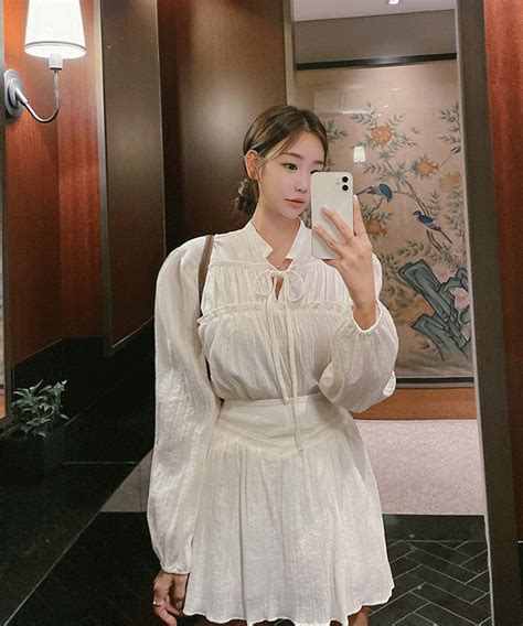 여리여리데이트룩 칸즈 프릴 퍼프 블라우스 에이블리