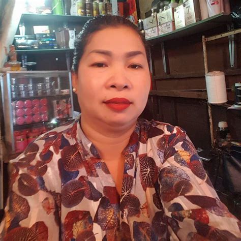 គឹម លាង លក់គ្រឿងសមុទ្រ