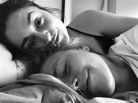 Lesbian Couples And Kisses For Ladies And Lesbians Iv Page 48