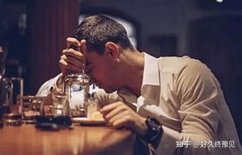 啥现在中年人的酒桌上，不喝啤酒反而喝白酒？行家说出5个原因 知乎
