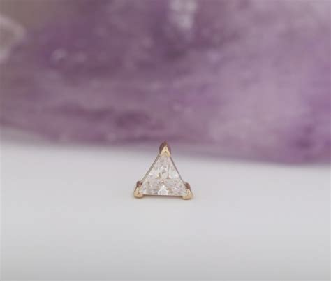 Sparkle Triangle Amato Piercing