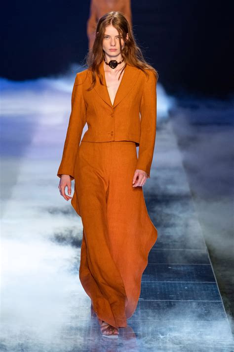 패션엔 [종합] 2023 S S 밀라노 패션위크 트렌드 키워드 9