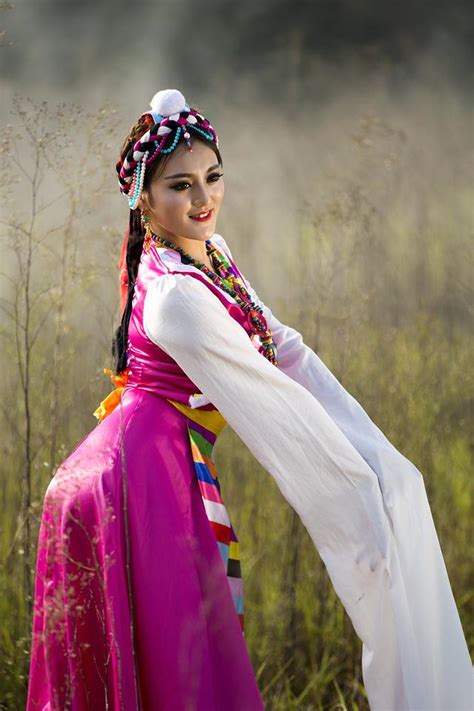 中國少數民族之藏族美女服飾文化賞析 每日頭條