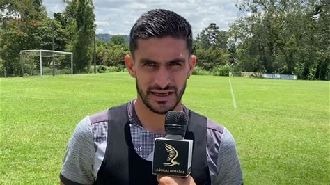 Equipoprofesional Guillermos Celis Jugador De Águilas Previo Al Juego Ante América De Cali