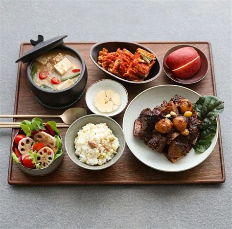 한국 음식에 대한 맛있는 조리법과 음식 사진