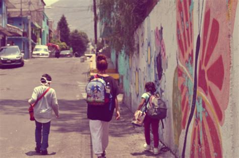 Familias Migrantes Y Refugiadas Resiliencia Y Unidad En La Búsqueda De