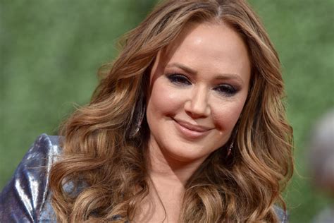 Leah Remini S Hidden Footage From Secret Scientology Meeting Goes Viral Newsweek
