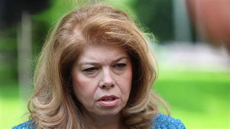 Йотова След днешните радикални заявки на партиите като че ли изборът на председател на НС