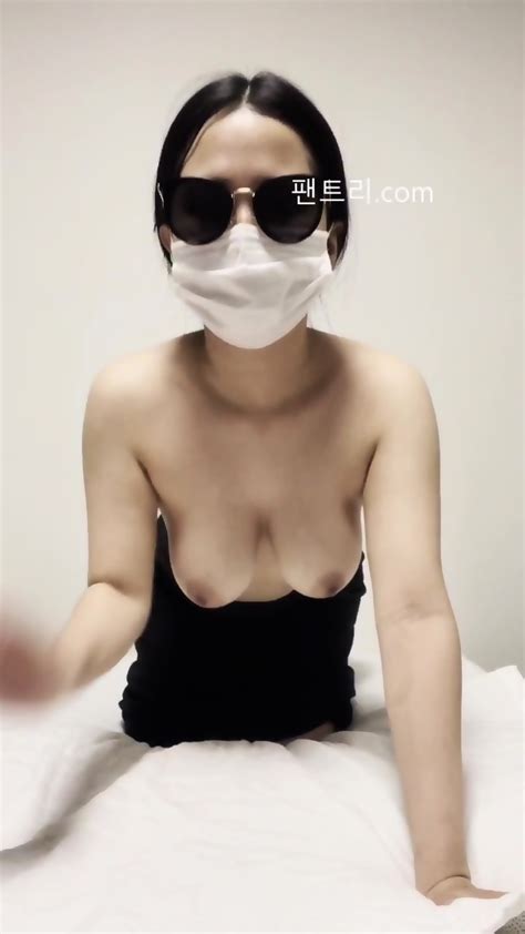 치마입고 앉아 쑤시는 썬글이 팬트리 국산야동 한국야동 최신야동 무료야동 무료입장 Eporner