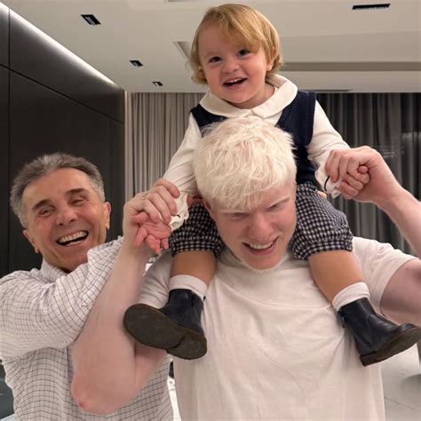 ბერა ივანიშვილი ოჯახურ ფოტოს ავრცელებს 💖 Georgian Best News Facebook