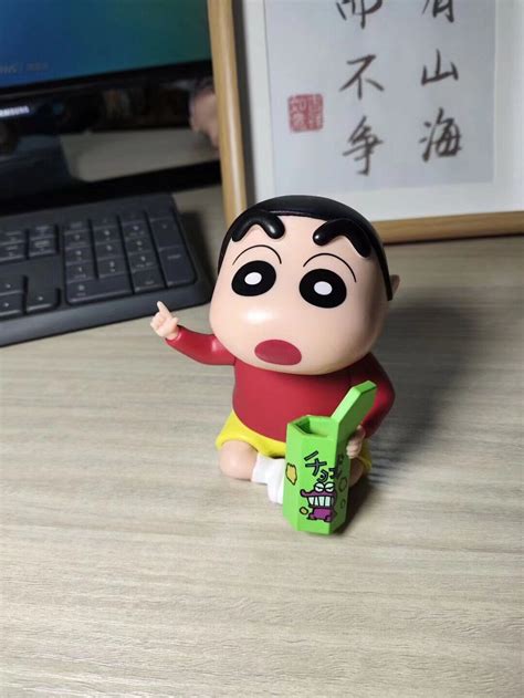 蜡笔小新 吃零食小新 盒装手办 高11cm 广州动漫周边产品批发平台 乐亿动漫（）