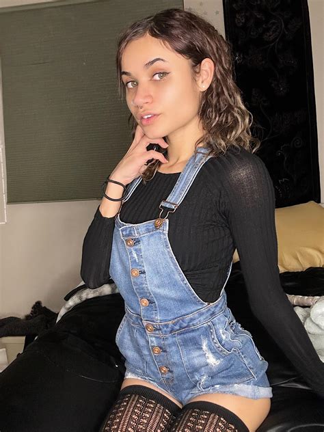 Do You Like My Outfit🥺 Rfunsized