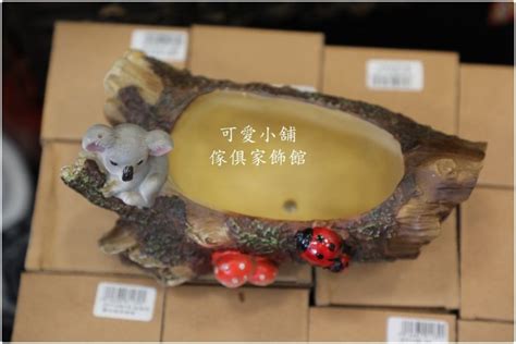 台中 可愛小舖 田園鄉村風可愛無尾熊樹幹造形波麗製盆栽可愛精巧小型植物矲放小仙人掌盆栽居家擺放生日送禮交換禮物 Yahoo奇摩拍賣