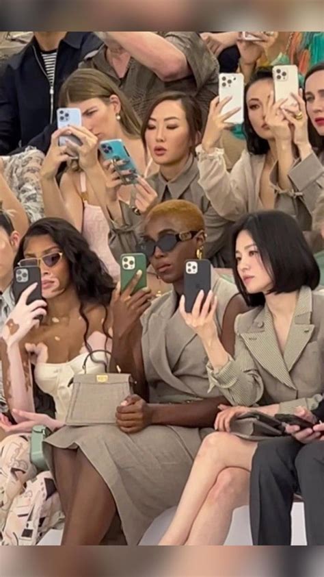 Fashion Week Photography Poses Fashion Week Aesthetic Paris Fashion