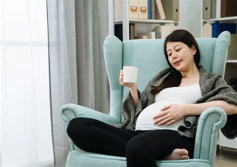 Waspada Ini Bahaya Berhubungan Intim Saat Hamil Muda