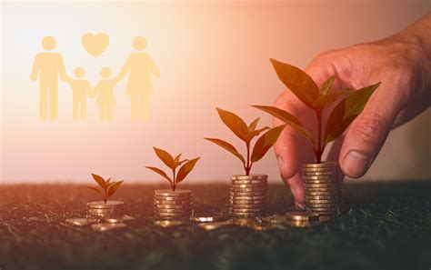 성장하는 돈 사업 금융 및 저축 돈 투자 동전에 자라는 나무 식물과 함께 성장하는 그래프 자녀를위한 저축어린이 저축 및 투자 개념 개념에 대한 스톡 사진 및 기타 이미지