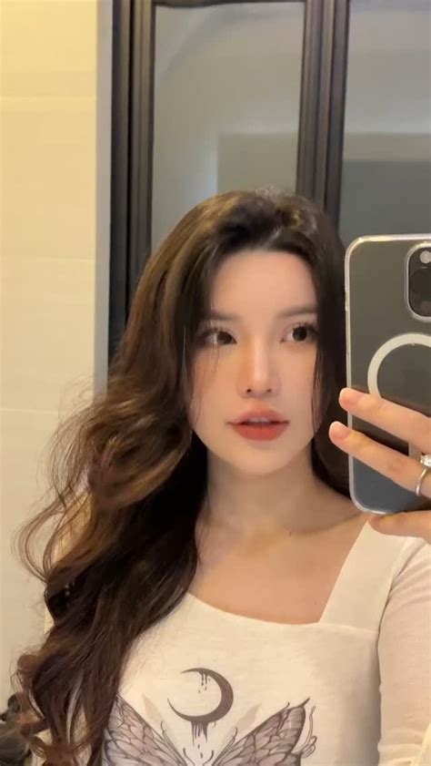 T I M I Ph T Hi N Ra L Cam Th Ng Iphone N V Ng Nh V I B Ppp Lu N