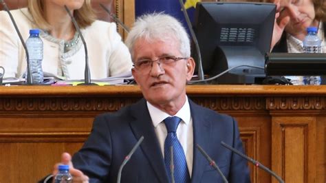 Рамадан Аталай Изпращаме послания на бананова република мораториумът е най лошият вариант На