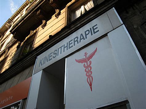 Timoth E Rolin Fa Ade Je Vais Chez Mon Kin