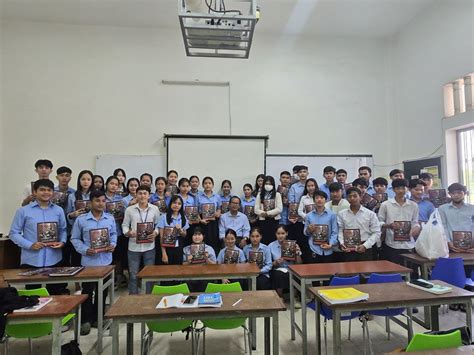 កិច្ចពិភាក្សាអំពីប្រវត្តិសាស្ត្រកម្ពុជាប្រជាធិបតេយ្យ ១៩៧៥ ១៩៧៩ ជាមួយនិស្សិត