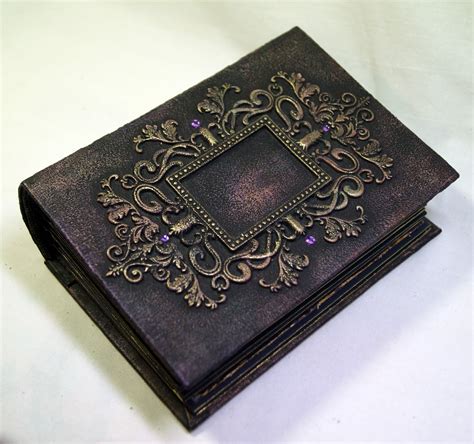 За гранью формата: Маленький винтажный альбом.