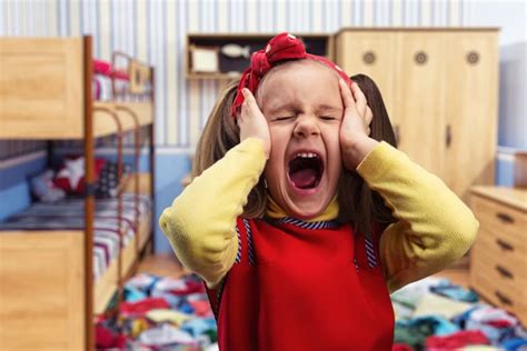 علت جیغ‌زدن کودکان، چرا فرزندم مدام جیغ می‌زند؟