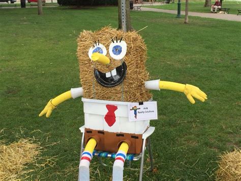 Sponge Bob Scarecrow Scarecrow Row Plymouth Mi 2015 Scarecrow Crafts Spongebob