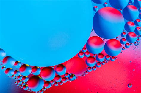 화려한 그라데이션 색상으로 추상적인 배경입니다 오일 물 추상 환각 패턴 이미지에서 삭제합니다 물 거품 추상적인 배경입니다 빨간색과 파란색 추상화 강렬하고 밝은 색상에 대한