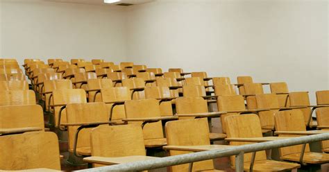 How To Be An Introvert At University Huffpost Uk Students