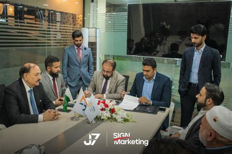 Dr Asif Ali On Linkedin First Ever Franchise Of Sign Marketing By J7
