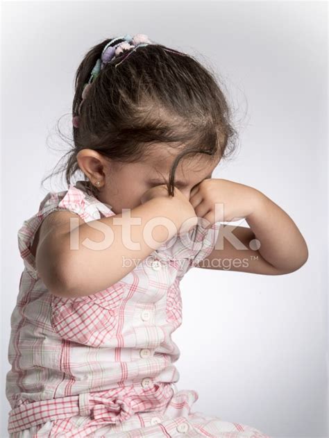 Картинки маленькая девочка плачет Фотоподборки 1