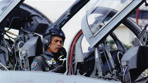 ในหลวงรัชกาลที่ 10 ราชันเจ้าเวหา องค์ราชาผู้อ่อนโยน